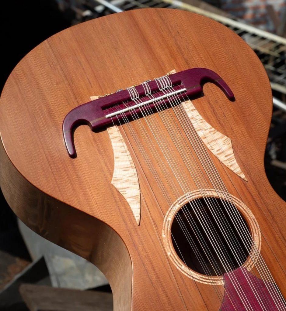 Guitarrón Chileno - Modelo Pircano 05 - Beautifulinstrument.com