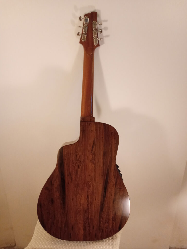 Tres Cubano Premium, acústico o amplificado - Beautifulinstrument.com