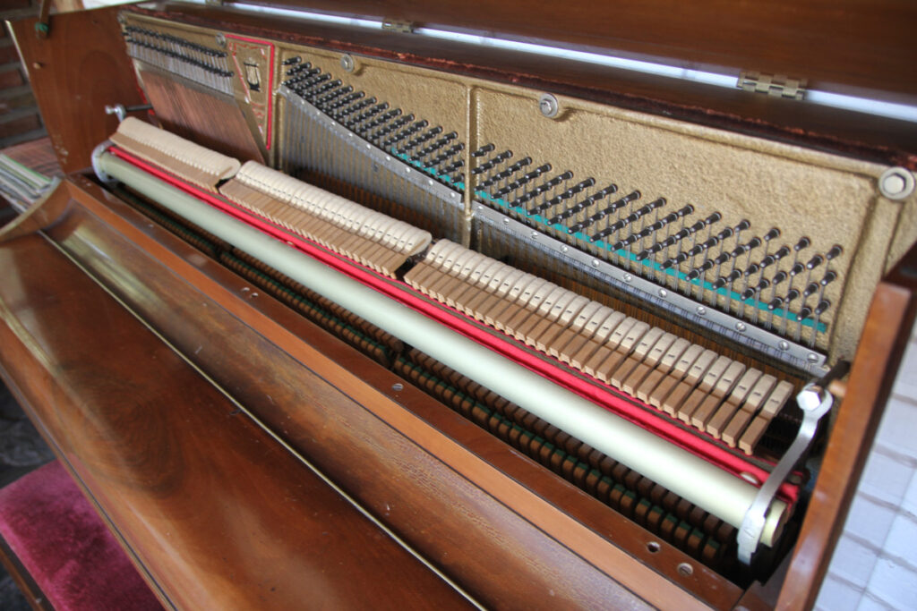 Piano usado marca E. PITZER, Argentino, Excelente estado general ...